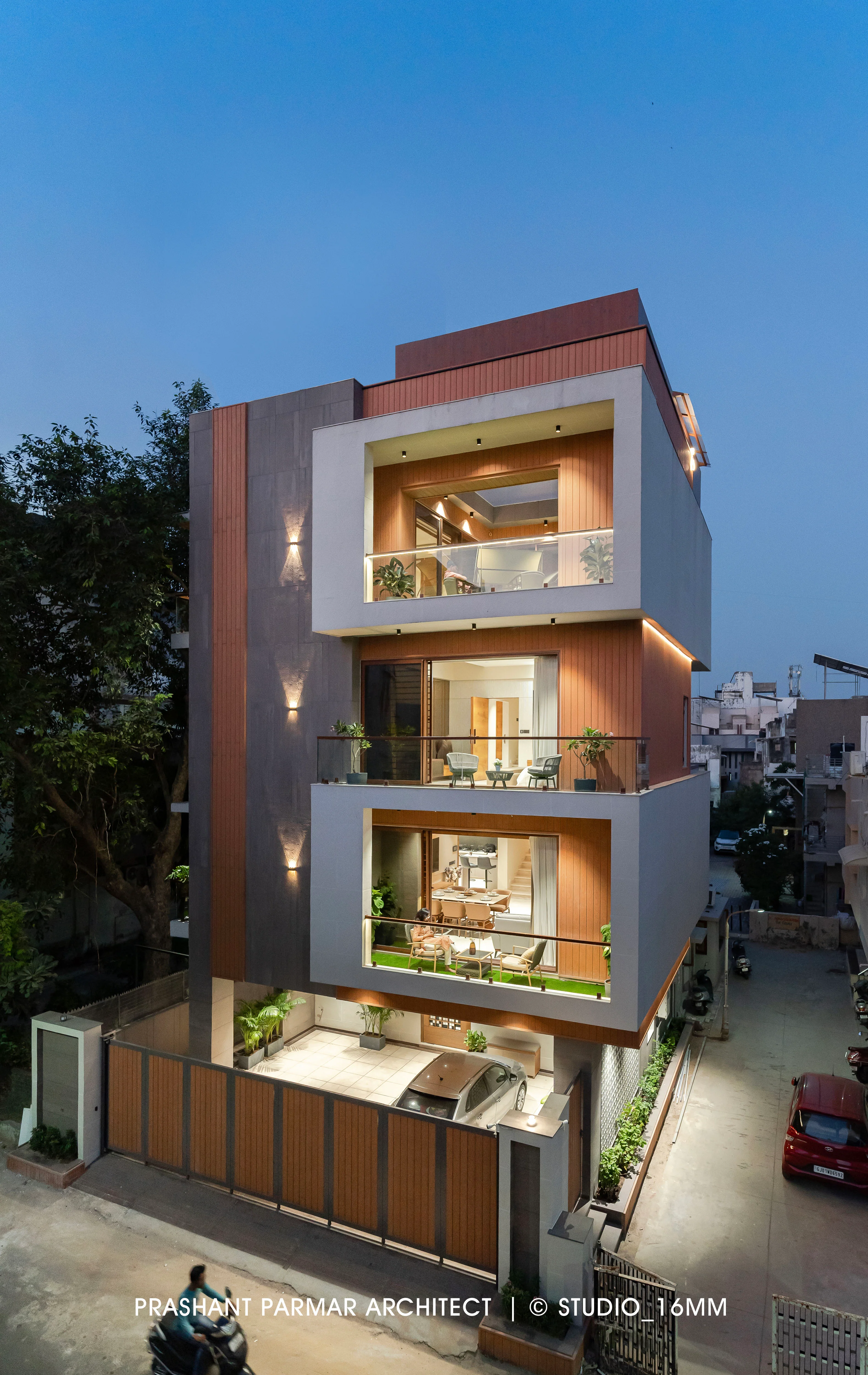 Elevated Compact House - Prashant Parmar Architect