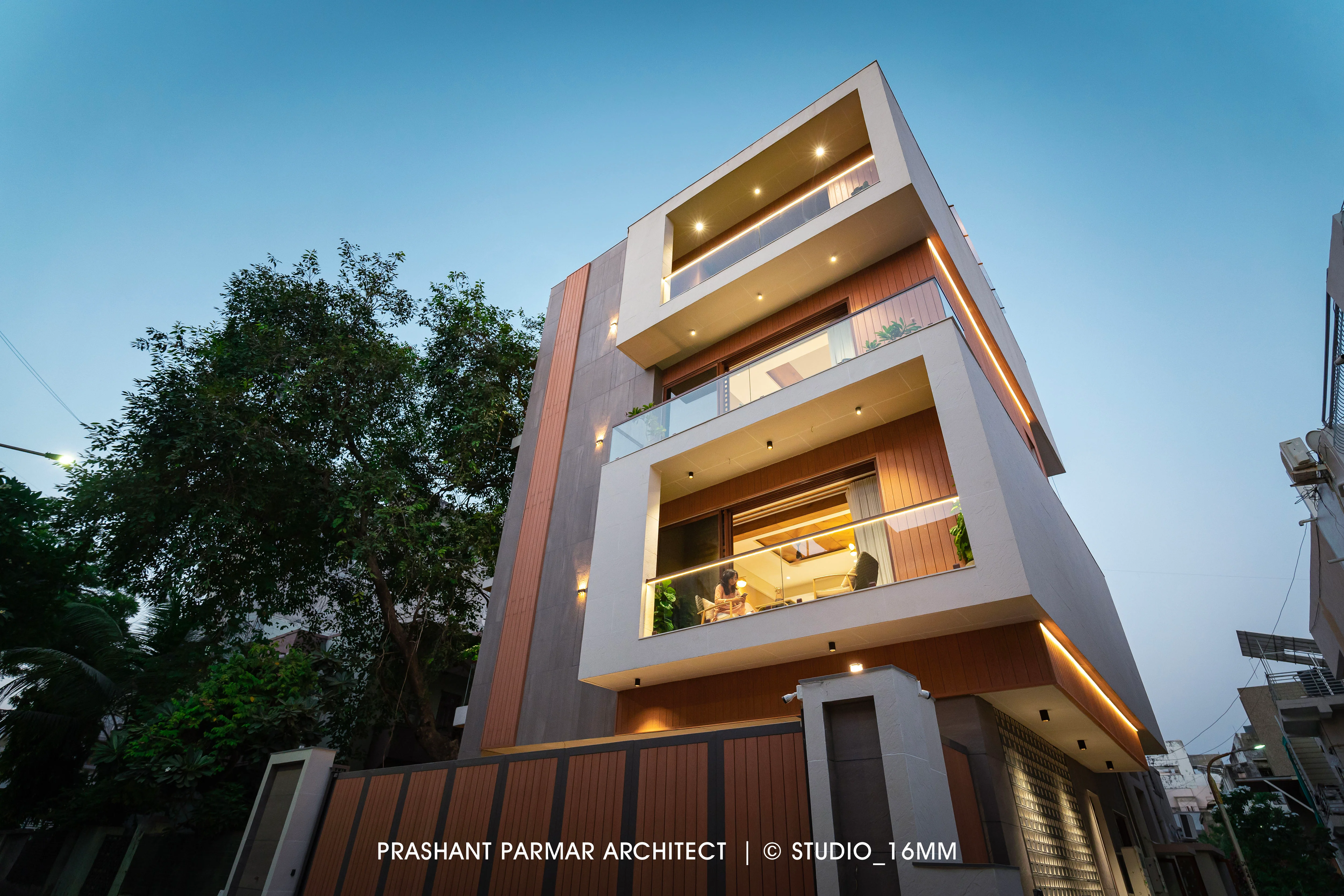 Elevated Compact House - Prashant Parmar Architect