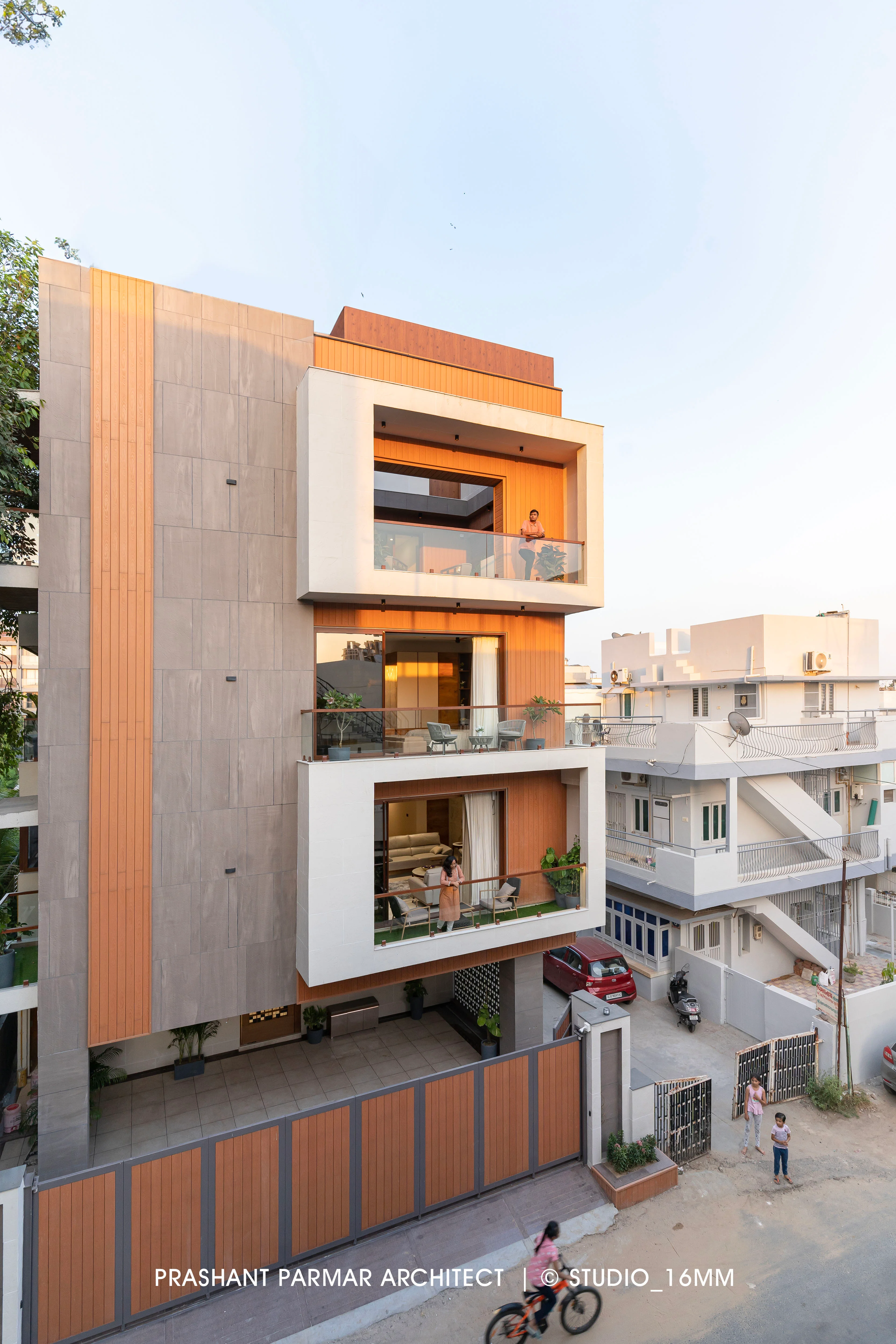 Elevated Compact House - Prashant Parmar Architect