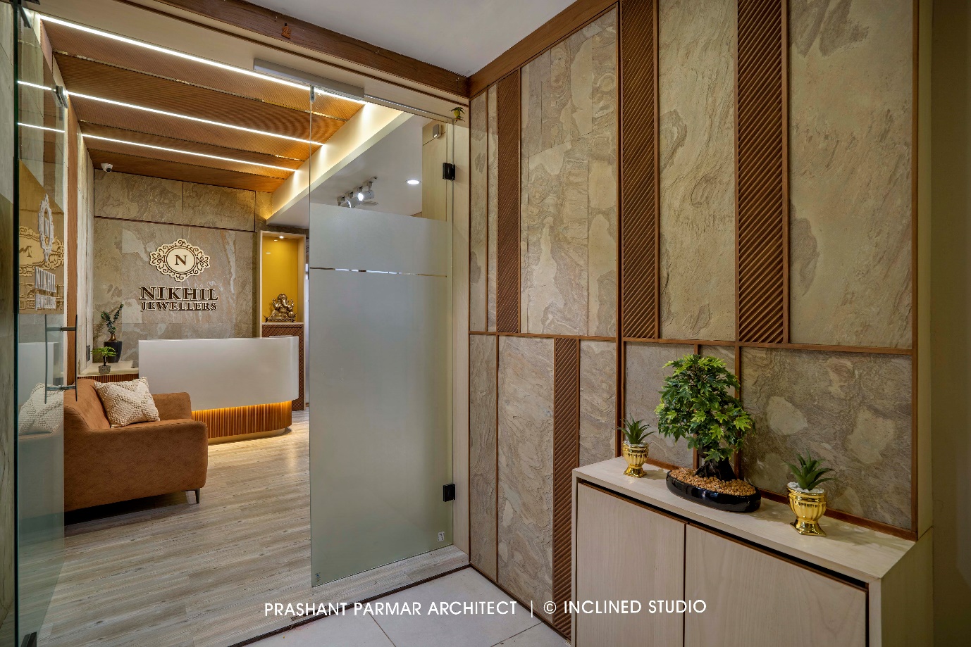 7 Luxurious Jewellery Shop Interior Design Ideas