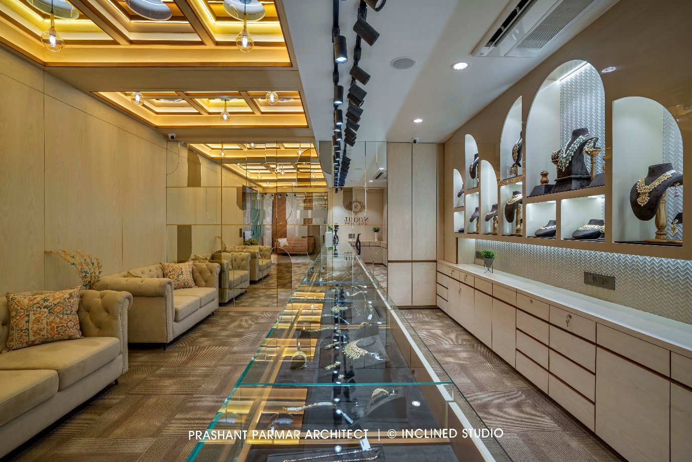 7 Luxurious Jewellery Shop Interior Design Ideas
