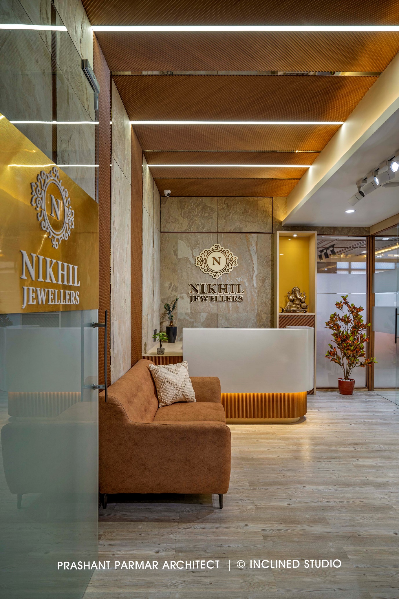 7 Luxurious Jewellery Shop Interior Design Ideas